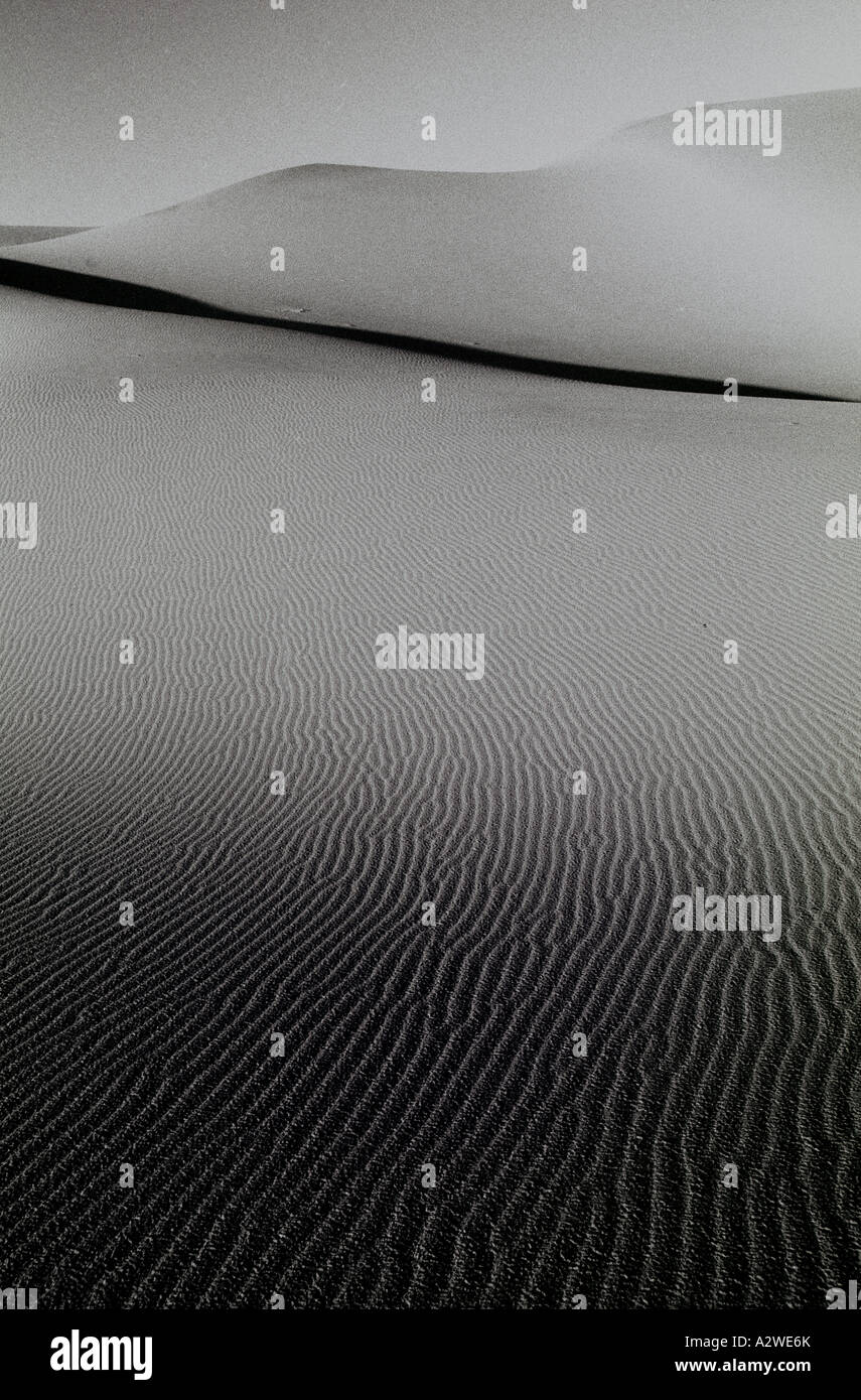 gobi sand dune desert Stock Photo - Alamy