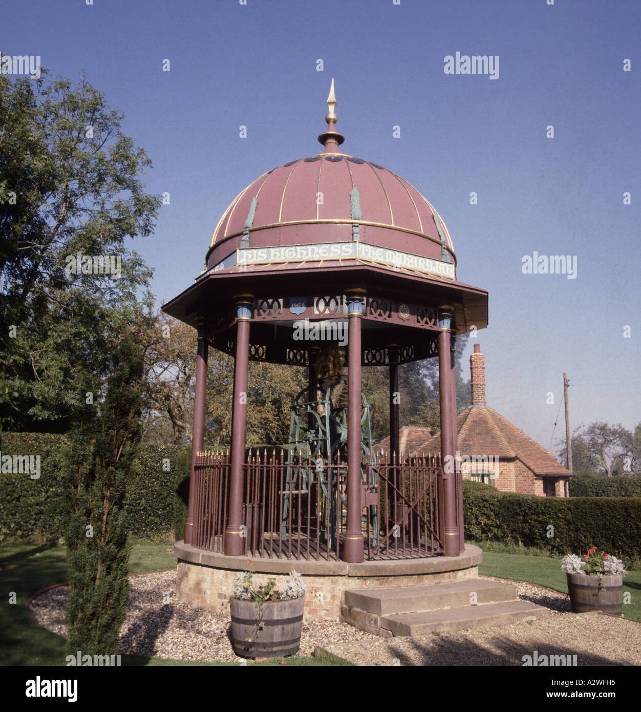 Stoke row well hi-res stock photography and images - Alamy
