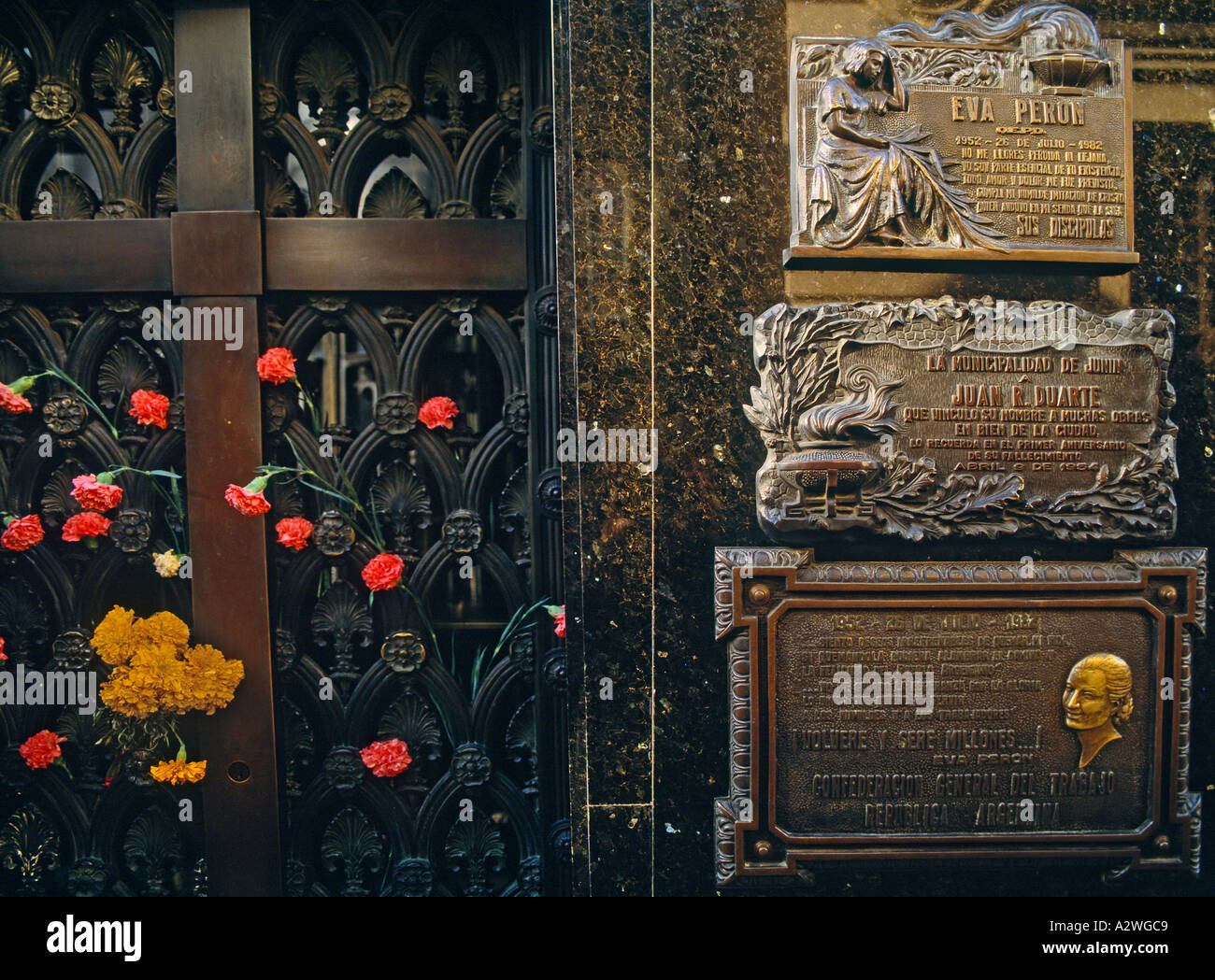Eva perons tomb hi-res stock photography and images - Alamy