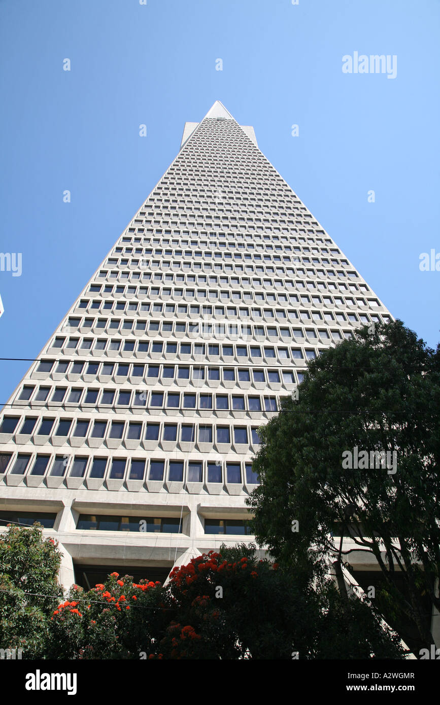 San francisco transamerica pyramide hi-res stock photography and images ...