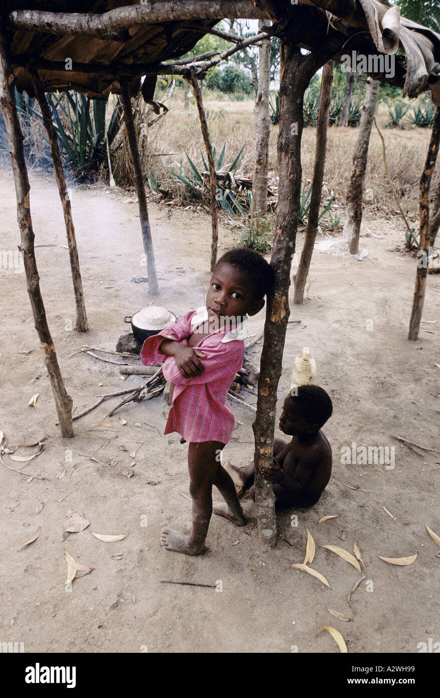Haiti poor family near Hinche Stock Photo - Alamy