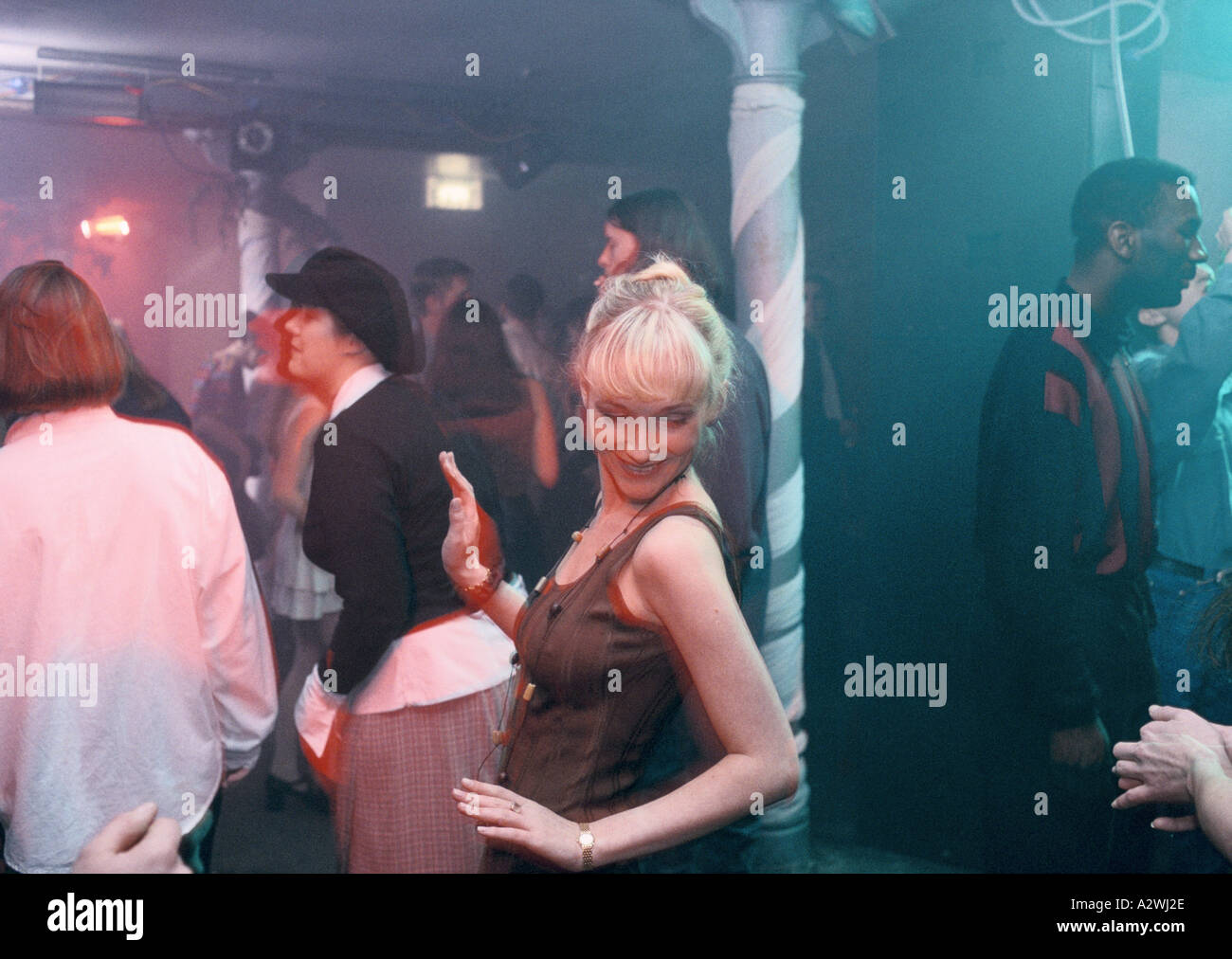 Nightclub uk interior hi-res stock photography and images - Alamy