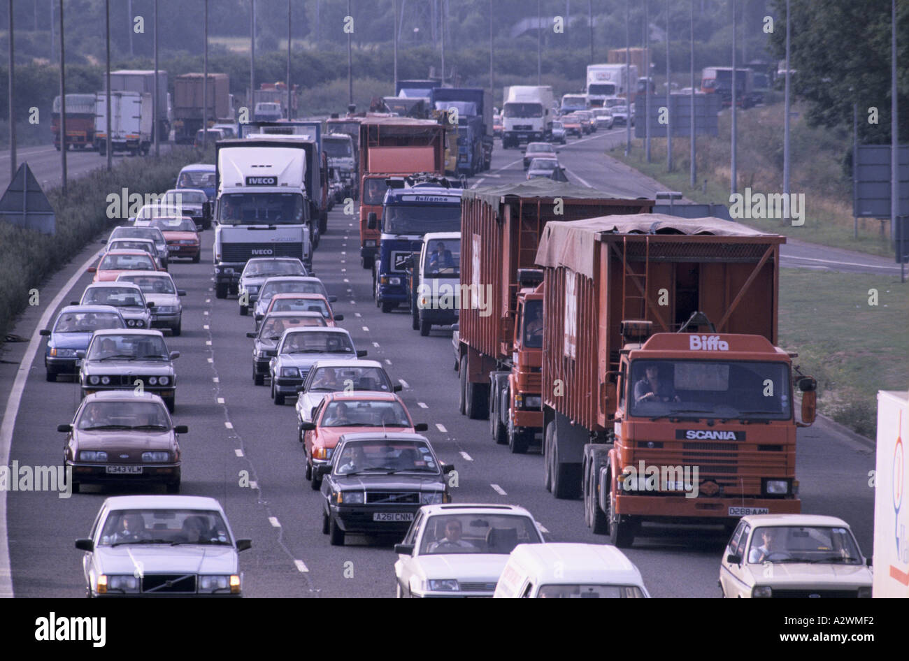 Traffic congestion on the M1 motorway outside London Stock Photo - Alamy