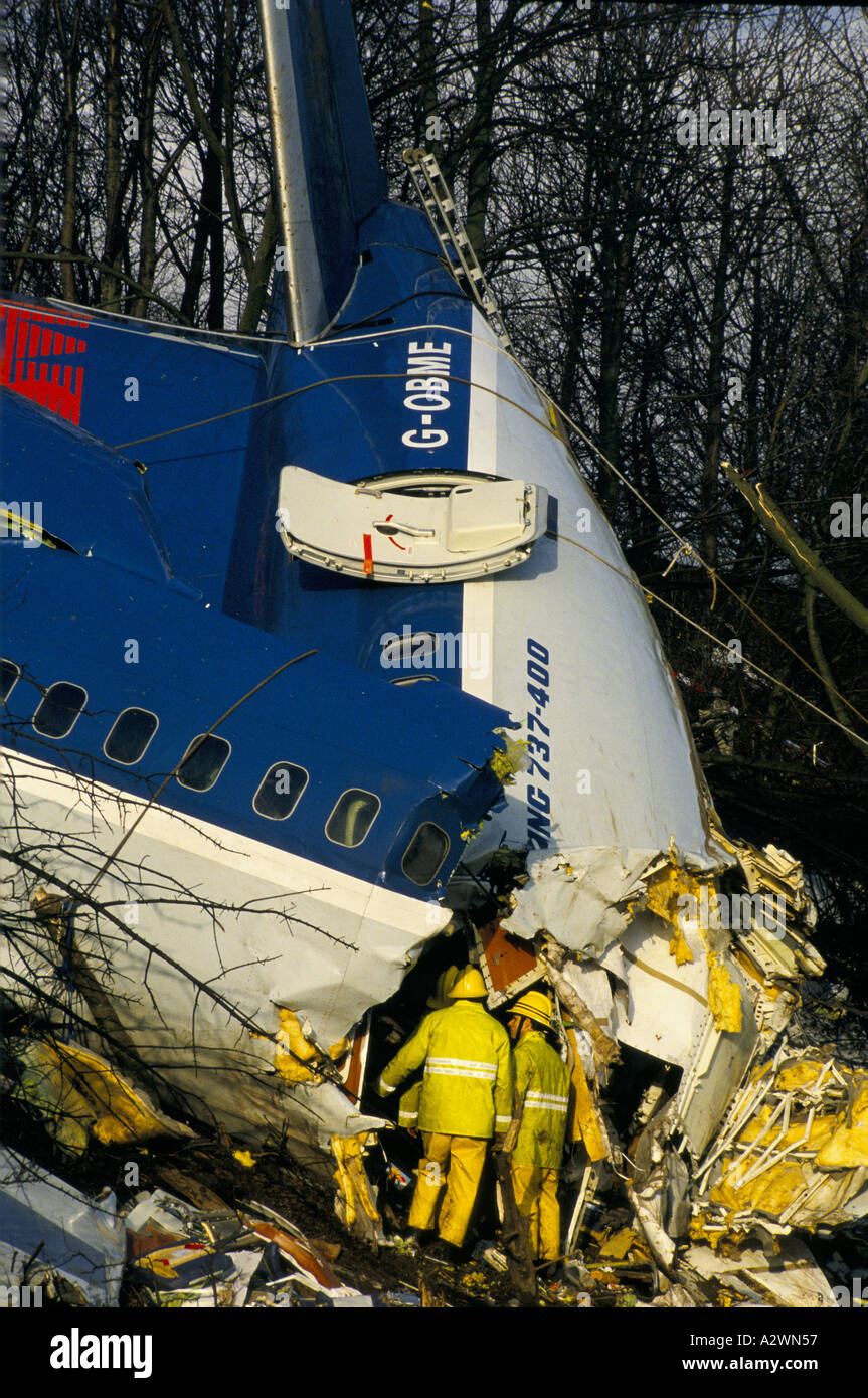 British Midland aeroplane crashes on the M1 motorway, UK 1989 Stock ...