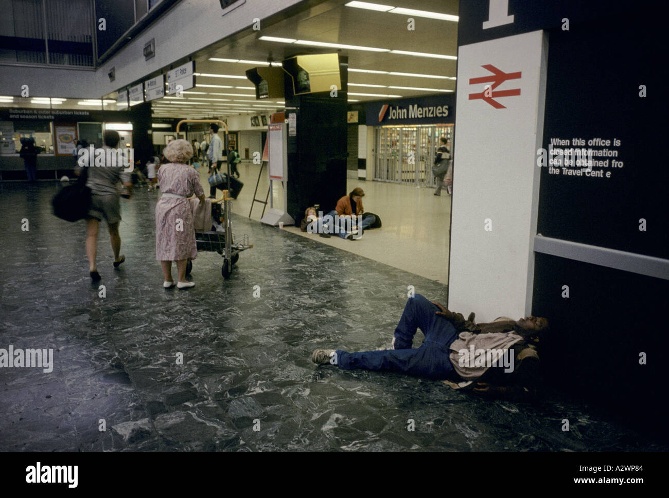 scene at euston british rail station london 1992 Stock Photo - Alamy