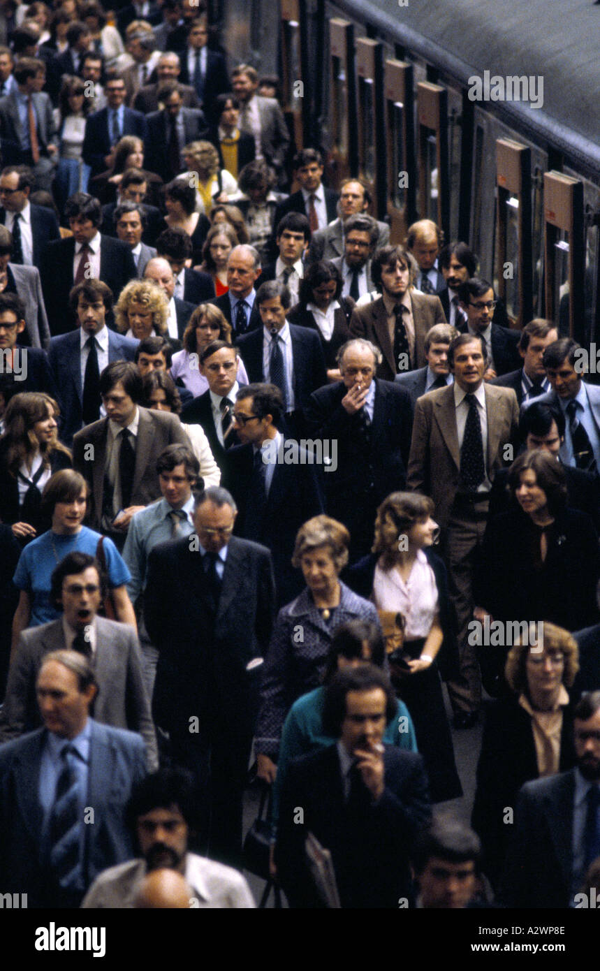 rush hour commuters at liverpool st station london Stock Photo - Alamy