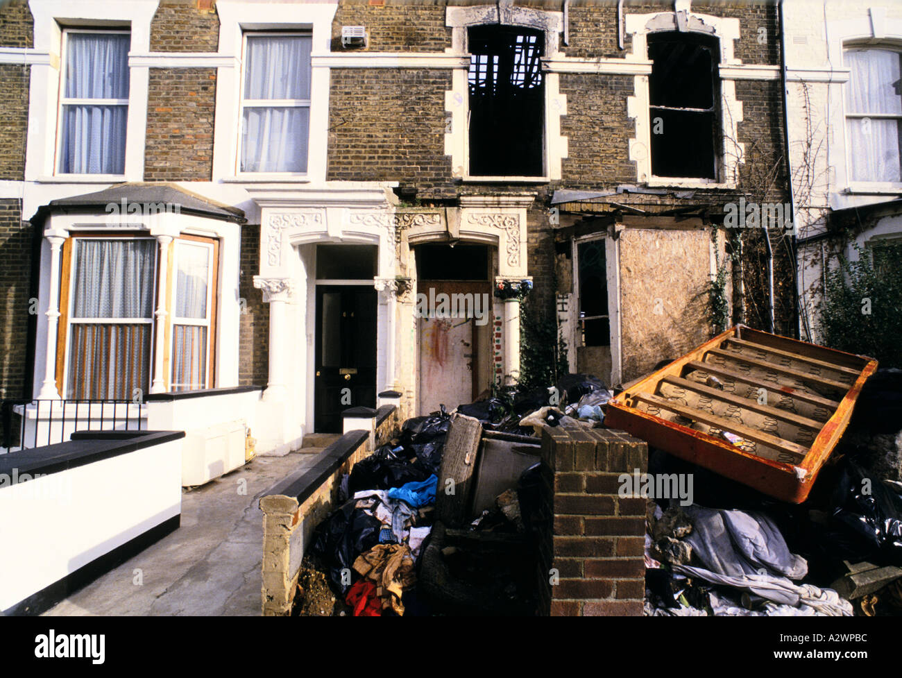 Burnt out house in hackney hi-res stock photography and images - Alamy