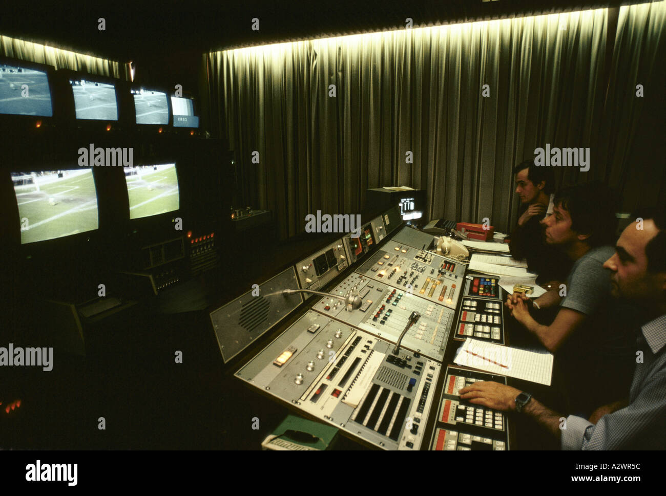 tv sports production team Stock Photo - Alamy