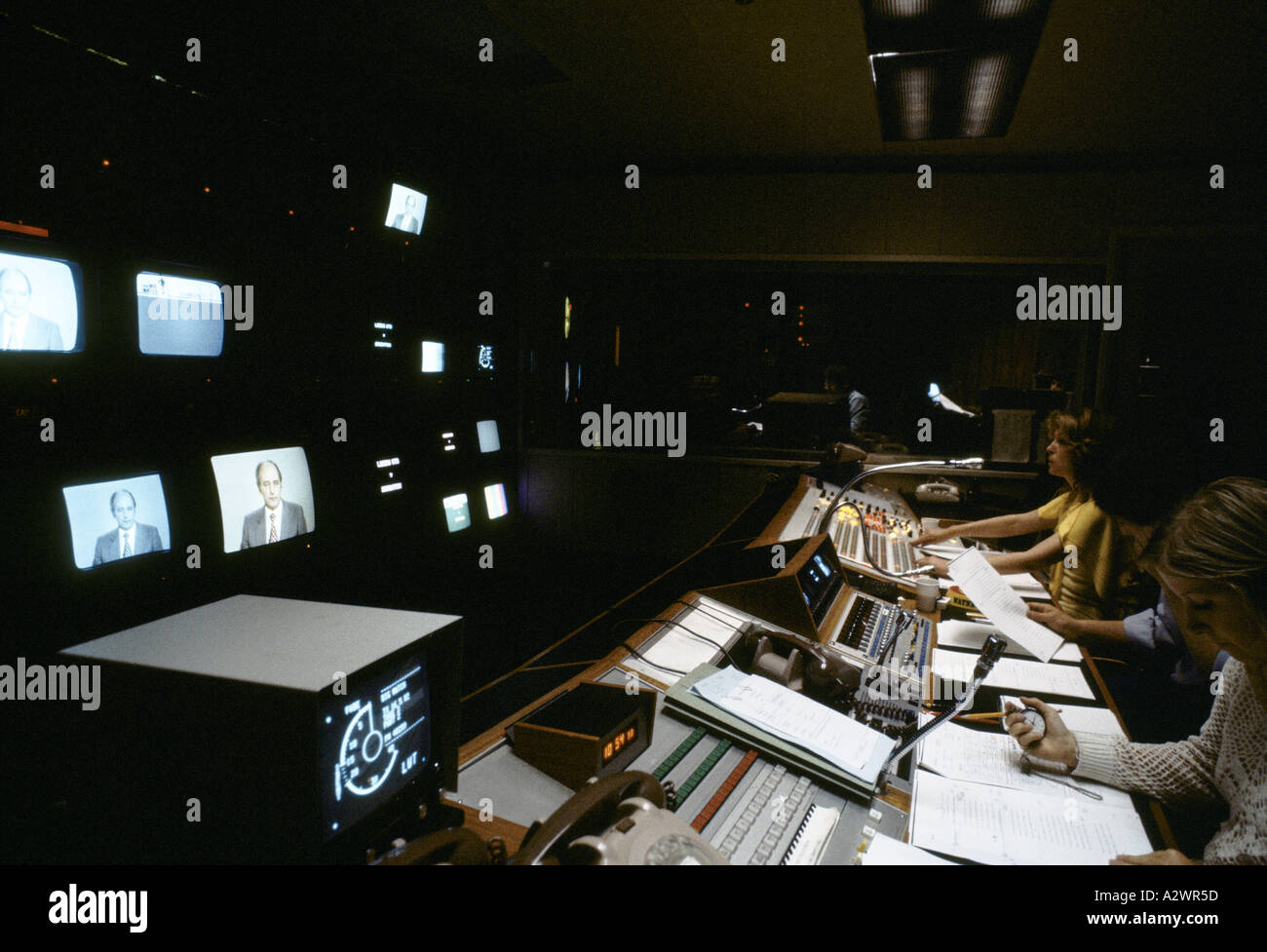 tv sports production team Stock Photo - Alamy