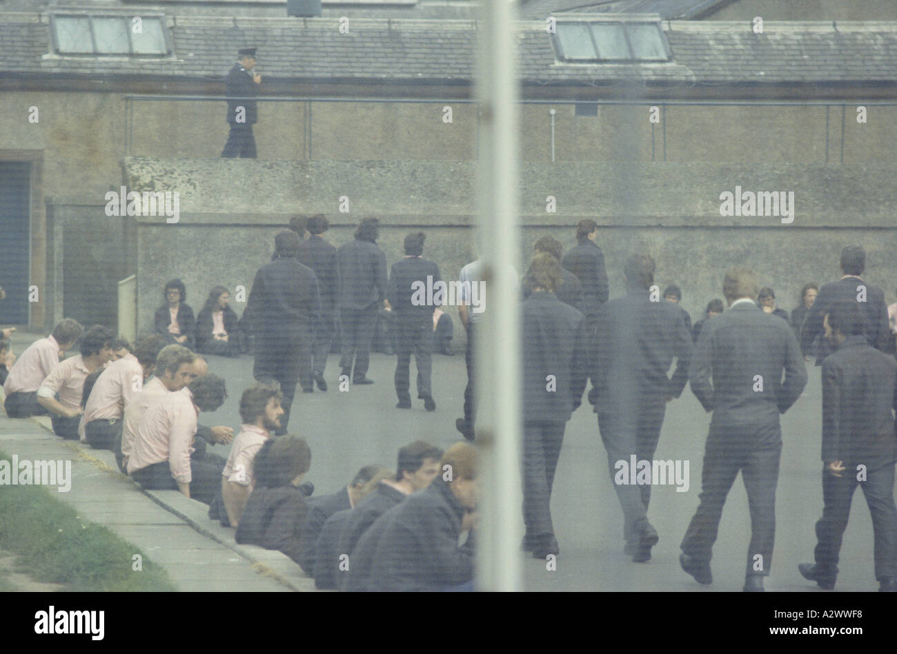 Inmates exercise yard hi-res stock photography and images - Alamy