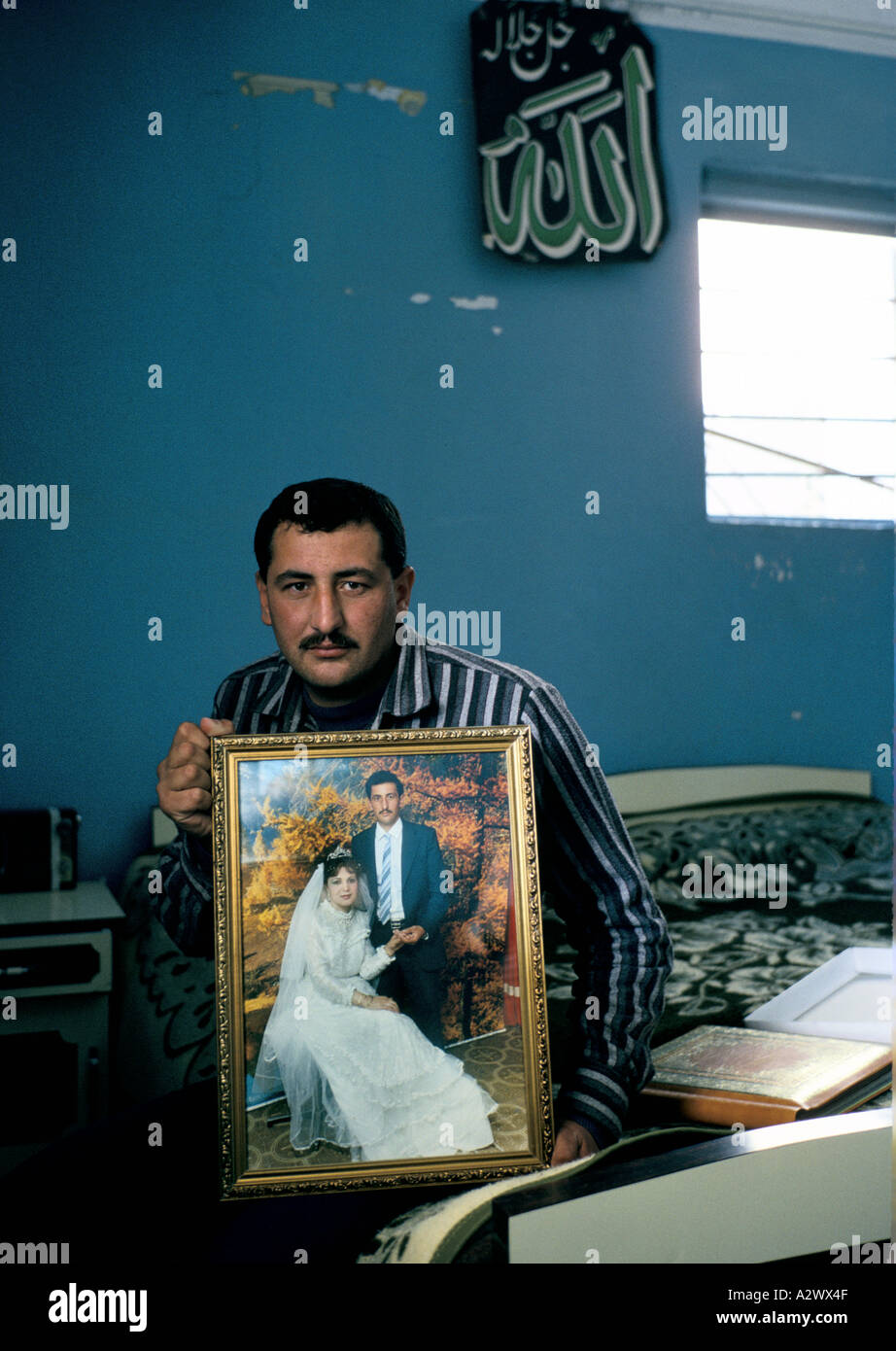 Gaza couple beach hi-res stock photography and images - Alamy