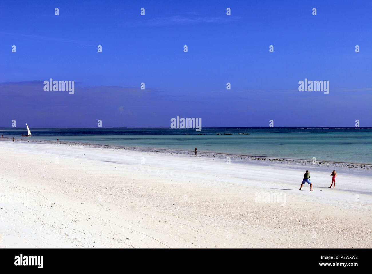 Africa Tanzania Zanzibar Island a beach scene Stock Photo - Alamy