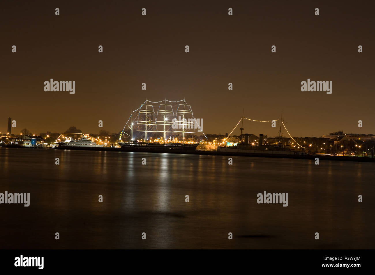 Philadelphia Skyline Winter High Resolution Stock Photography and ...