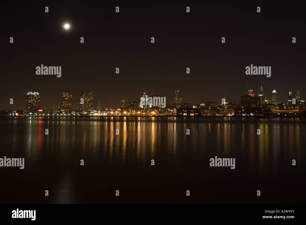 Philadelphia skyline winter hi-res stock photography and images - Alamy