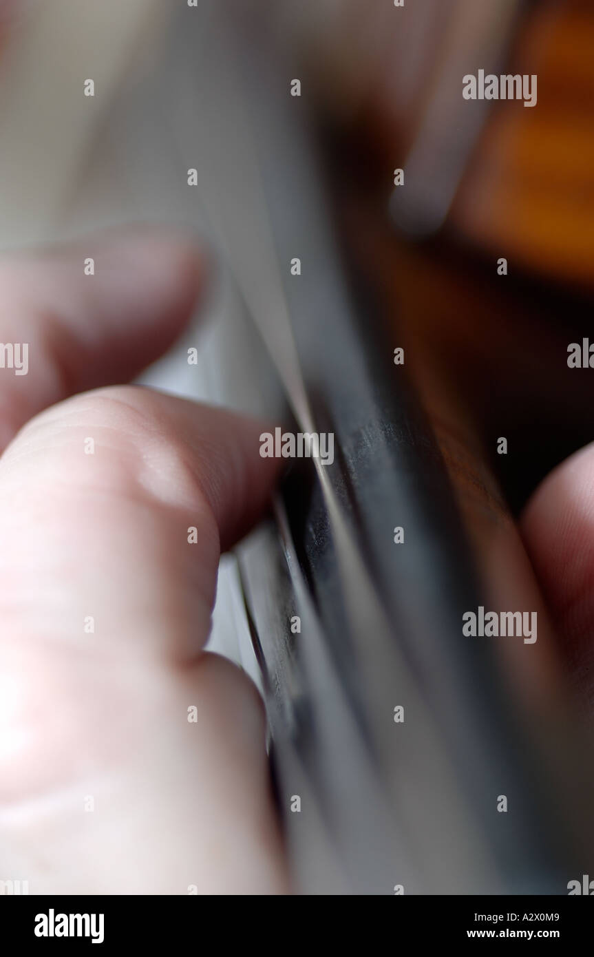 Violin strings vibration hi-res stock photography and images - Alamy