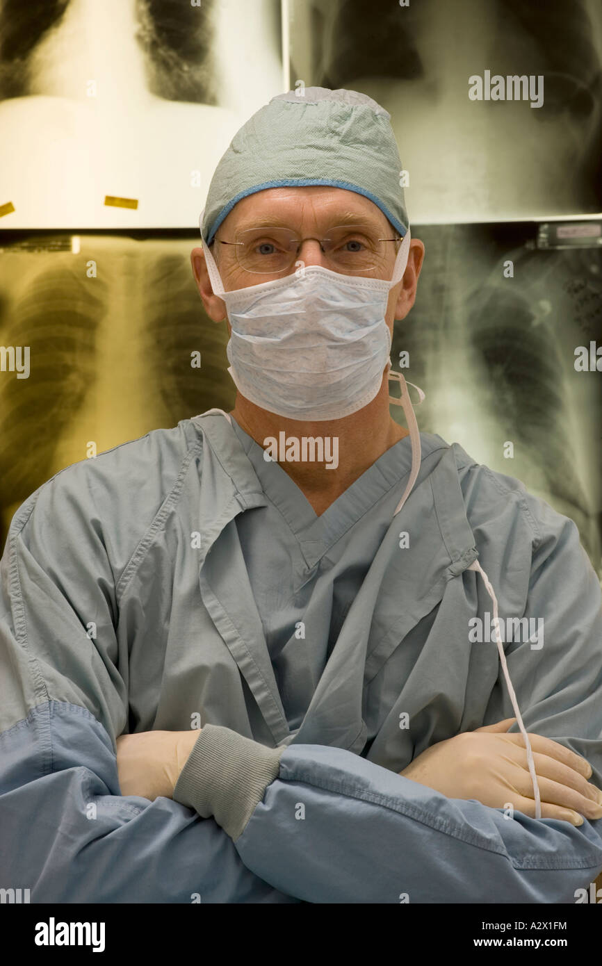 Female surgeon ready perform hi-res stock photography and images - Alamy