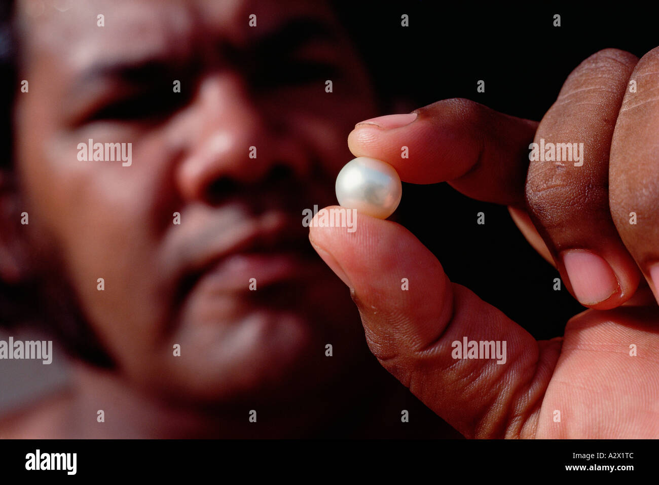 Australian pearls hi-res stock photography and images - Alamy