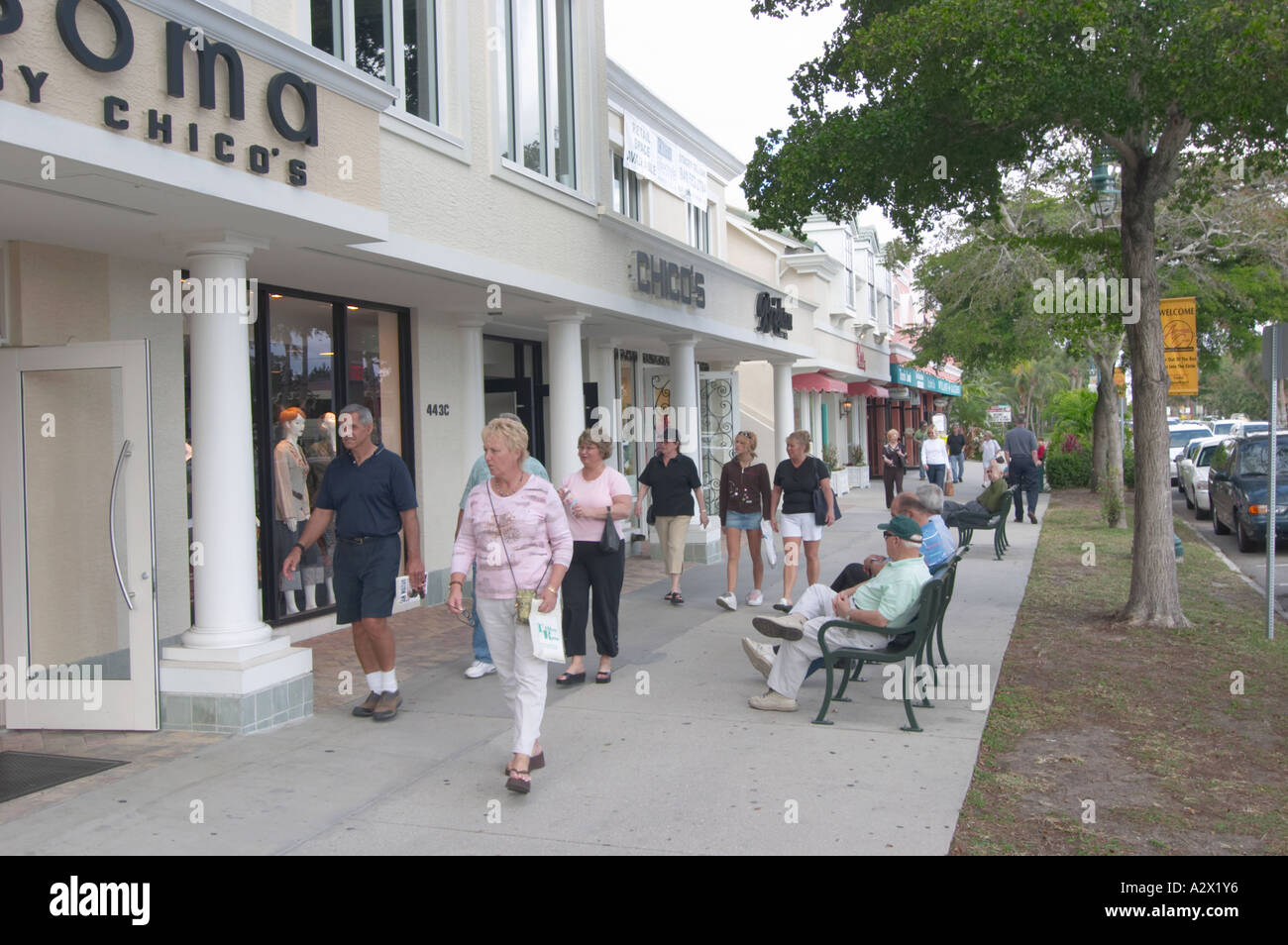 ST ARMANDS CIRCLE SHOPPING AREA ON ST ARMANDS KEY IN SARASOTA FLORIDA ...