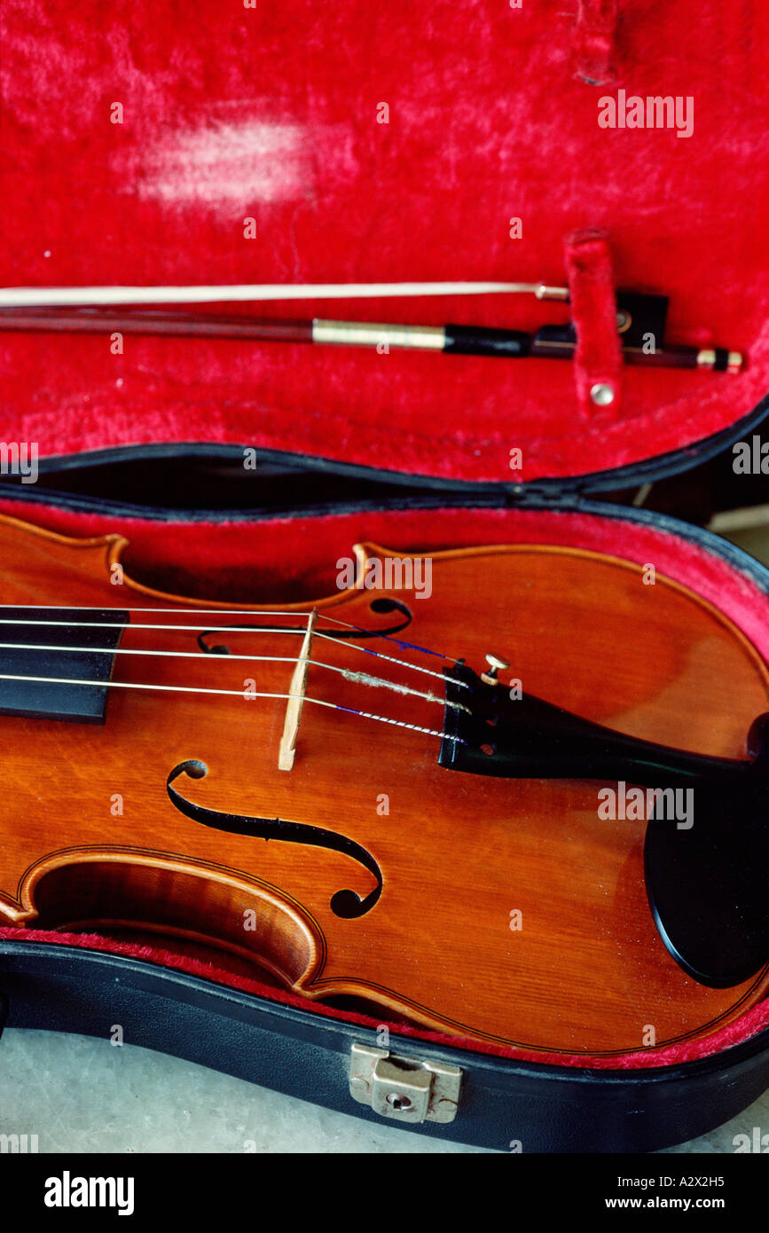 Hand made instruments hi-res stock photography and images - Alamy