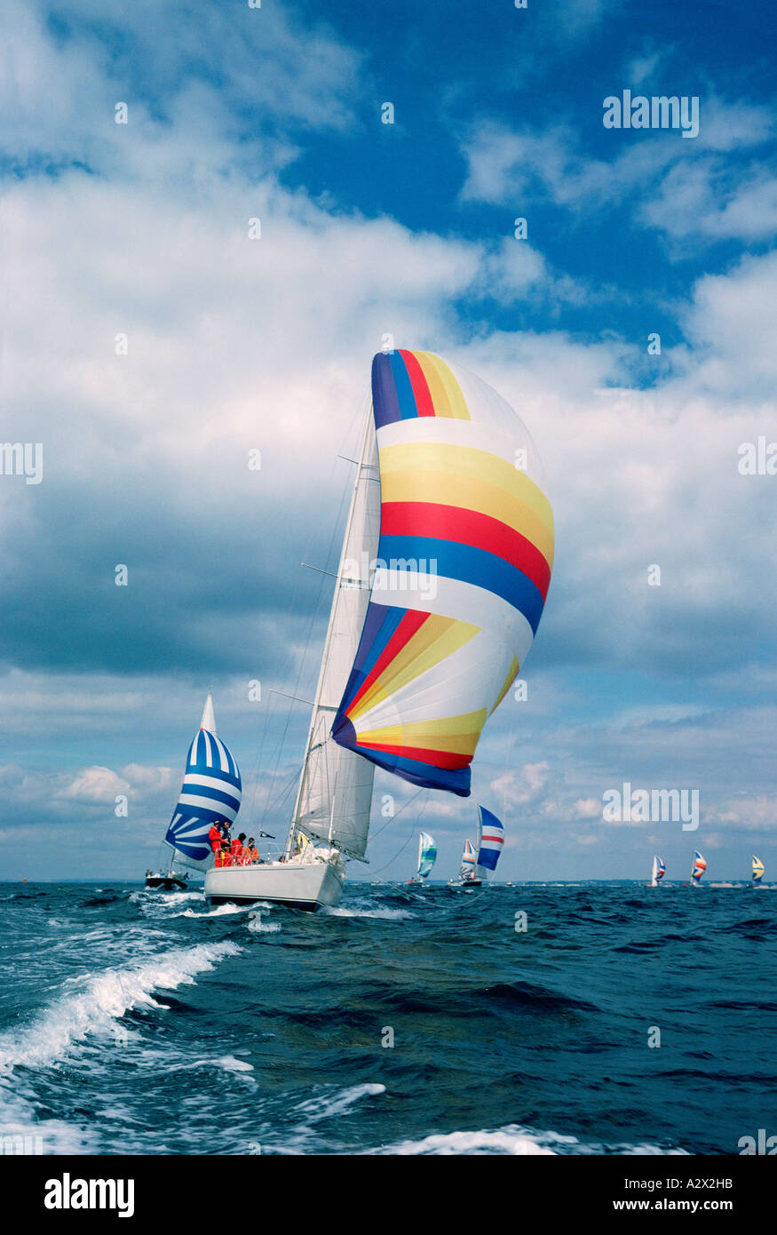 Racing boats hi-res stock photography and images - Alamy