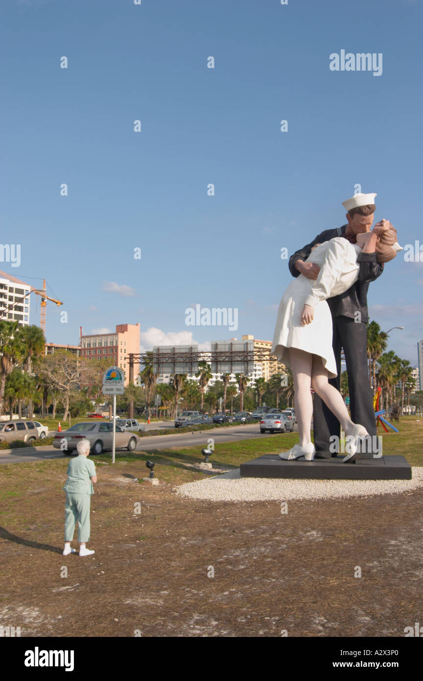 UNCONDITIONAL SURRENDER STATUE BY J SEWARD JOHNSON ON SARASOTA FLORIDA ...