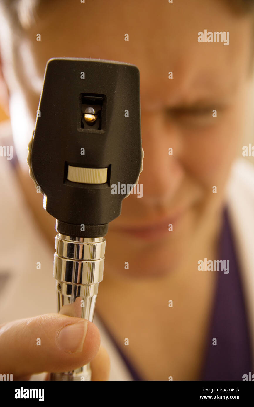 Ophthalmoscope hi-res stock photography and images - Alamy