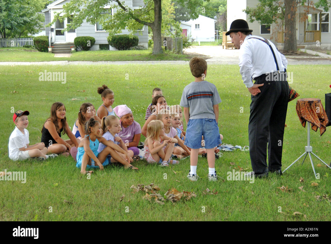 Audience being entertained hi-res stock photography and images - Alamy