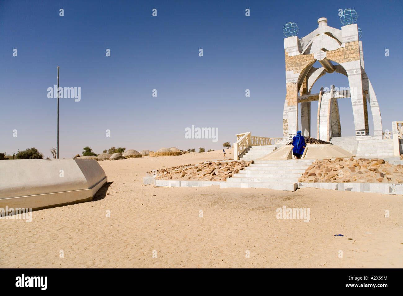 The Flame of Peace monument,Timbuktu,Mali,West africa Stock Photo - Alamy