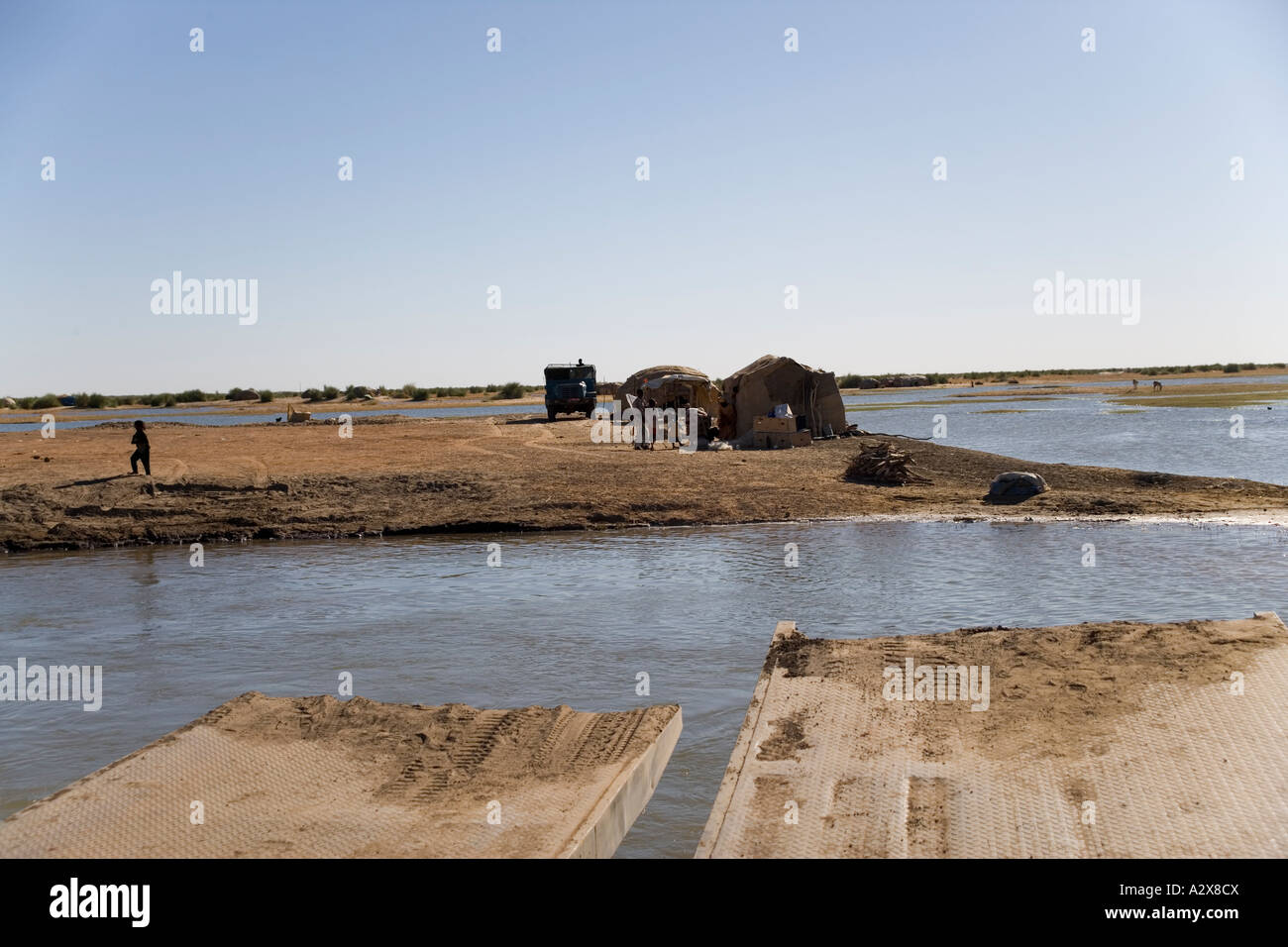 Ferry across the Niger river to Korioume, on route from Mopti to ...