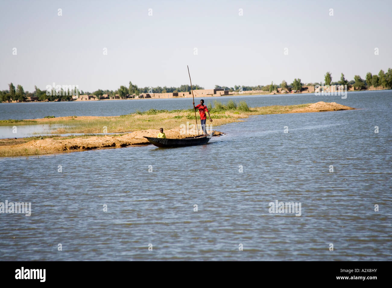 Pirogue from the ferry across the Niger river to Korioume, on route ...