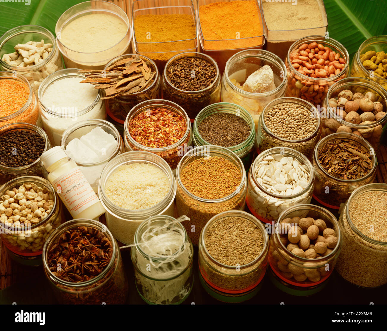 Full spice jars hi-res stock photography and images - Alamy