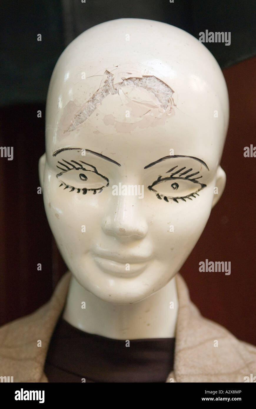 Mannequin cracked face head skull damaged HOMER SYKES Stock Photo - Alamy