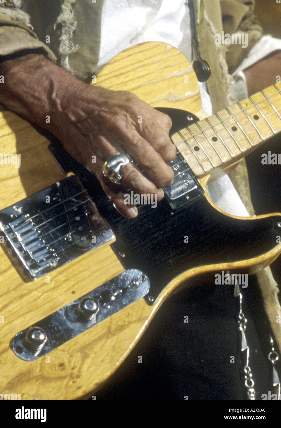 Keith richards guitar hi-res stock photography and images - Alamy