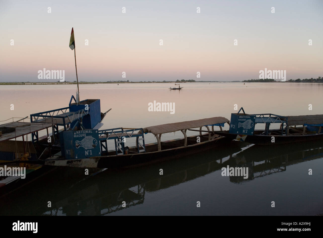 Pirogues on the Bani river in the early morning at Mopti, Mali, West ...