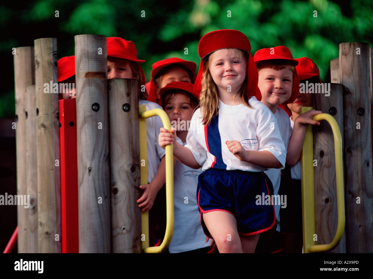 School girls playing in playground hi-res stock photography and images ...