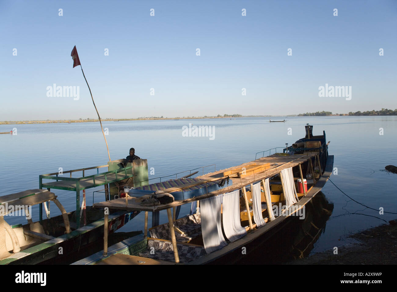 Pirogues on the Bani river in the early morning at Mopti, Mali, West ...