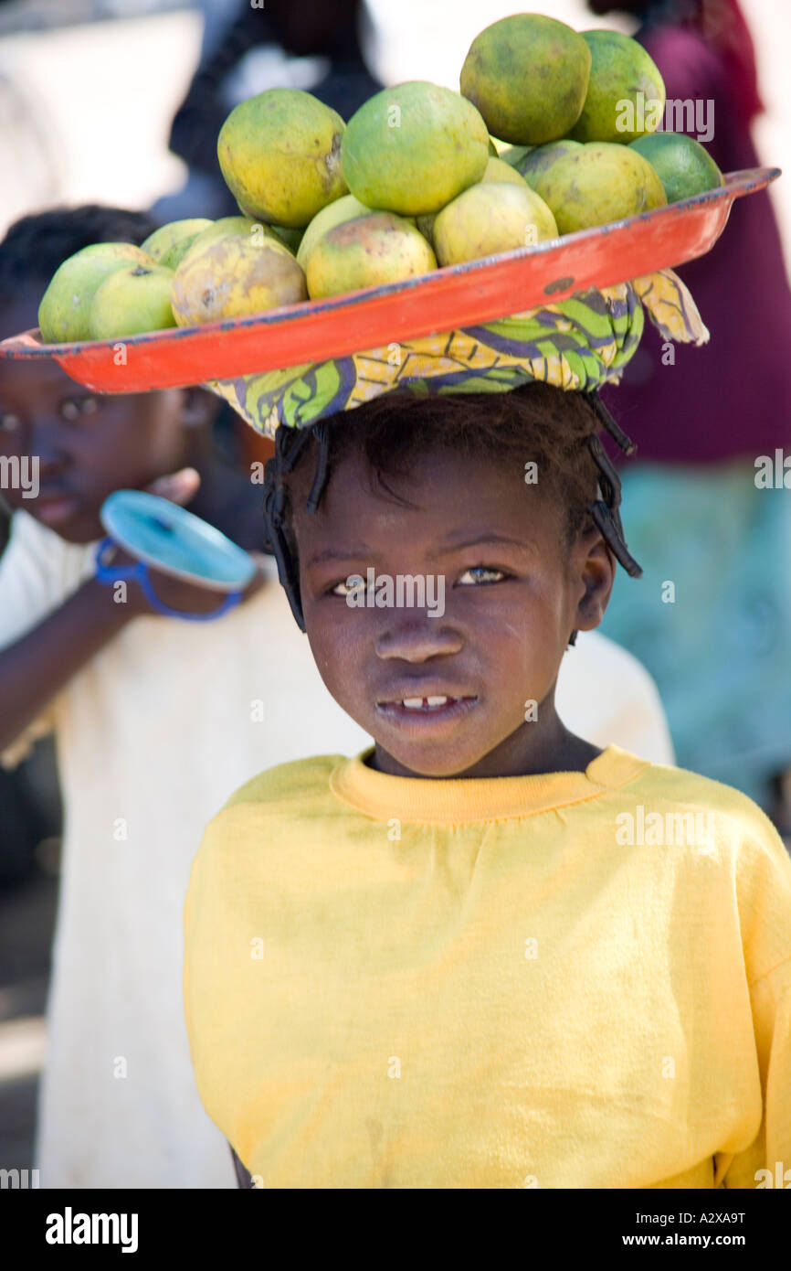 Girl orange seller in the town of San, Mali West Africa Stock Photo - Alamy