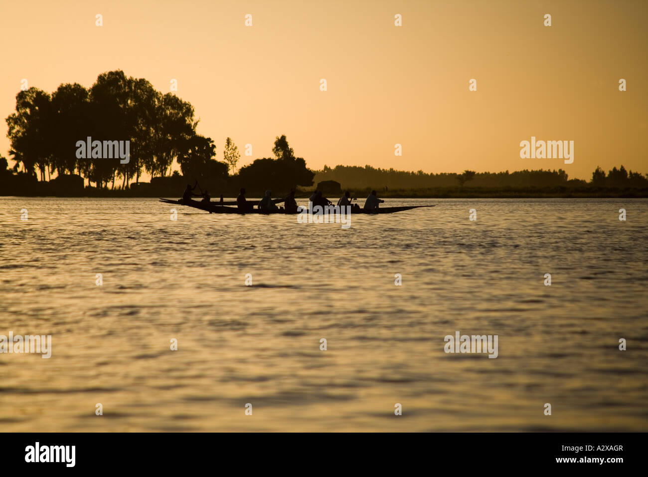 Pirogue on the Bani river at Mopti,Mali, West Africa Stock Photo - Alamy