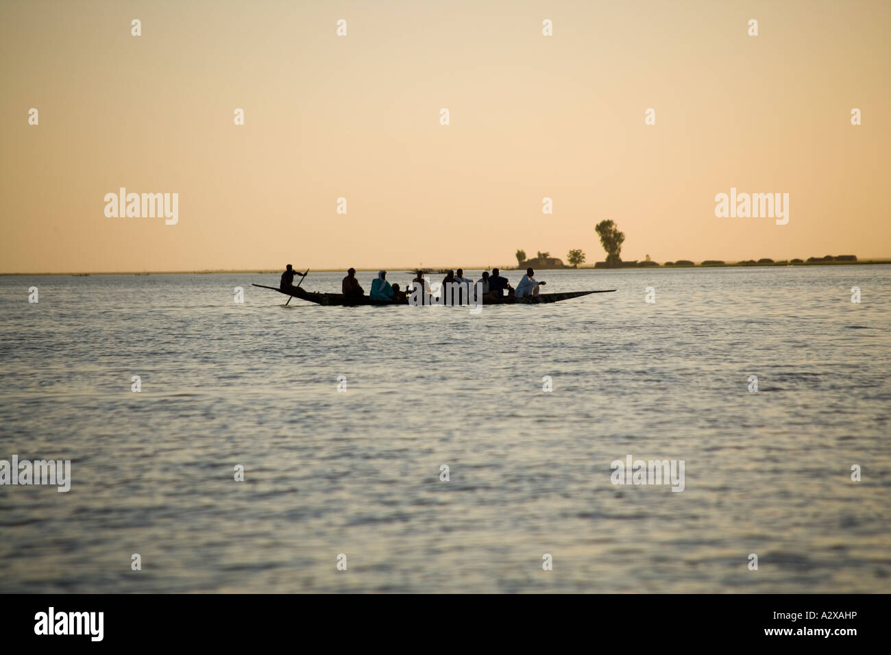 Ferry Pirogue on the Bani river at Mopti,Mali, West Africa Stock Photo ...
