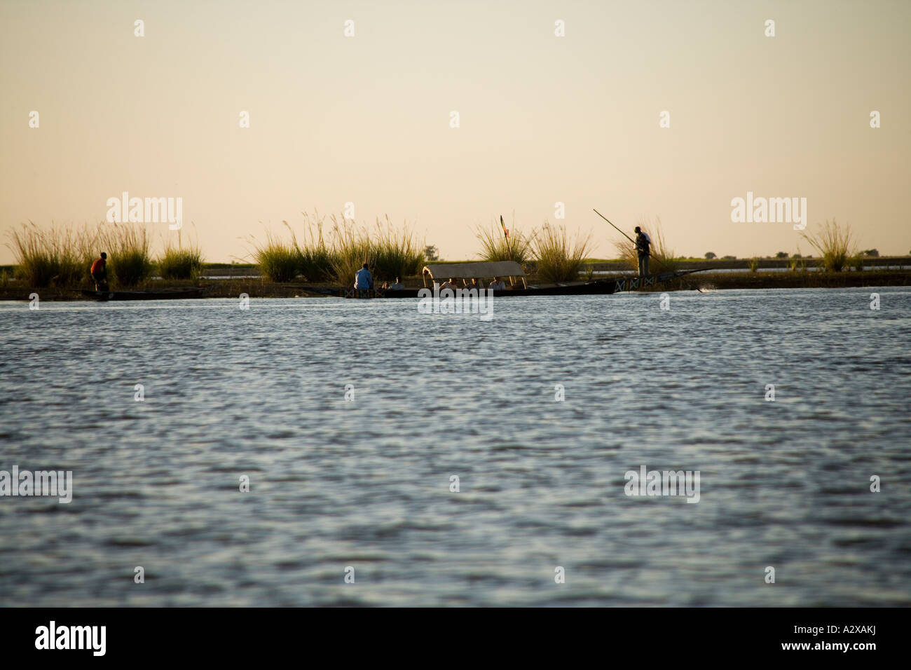 Mali bani river pirogue hi-res stock photography and images - Alamy