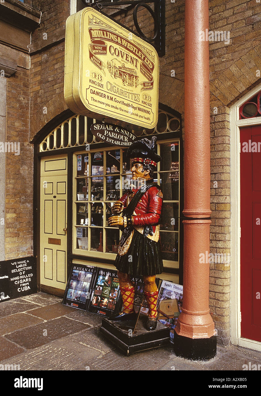 London tobacco shop hi-res stock photography and images - Alamy