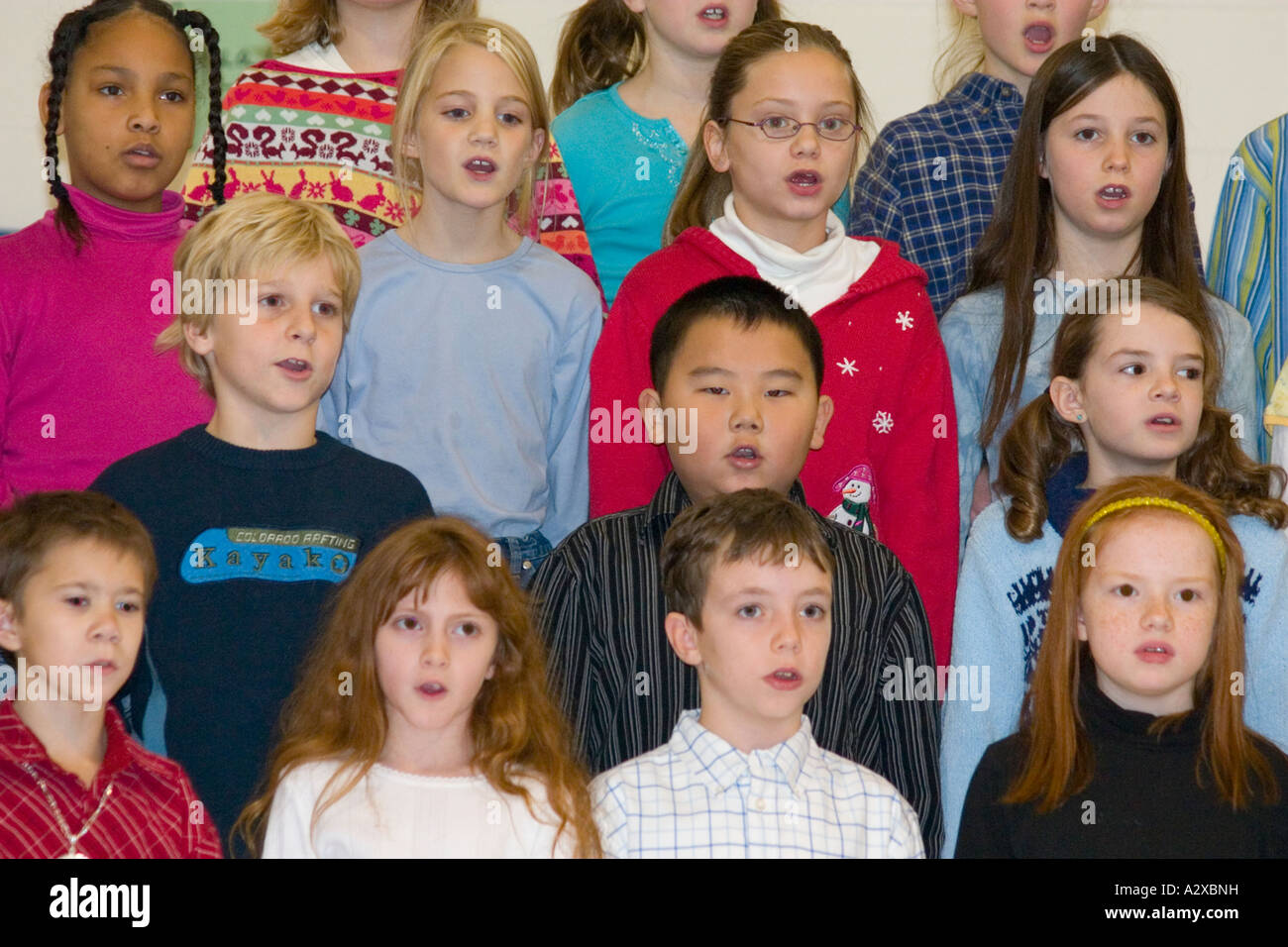 Children's choir school concert hi-res stock photography and images - Alamy