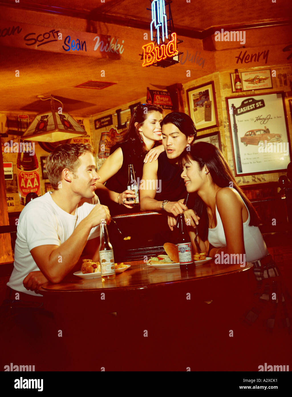 Chinese people socializing hi-res stock photography and images - Alamy