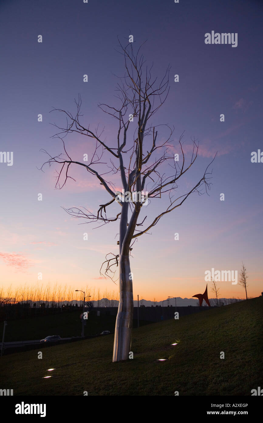 Seattle sculpture park metal tree hi-res stock photography and images ...
