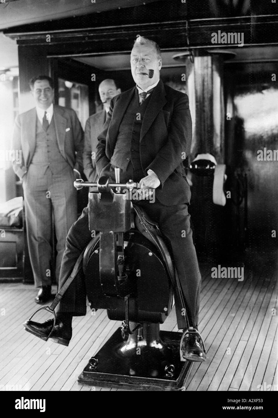 Hugo eckener graf zeppelin Black and White Stock Photos & Images - Alamy