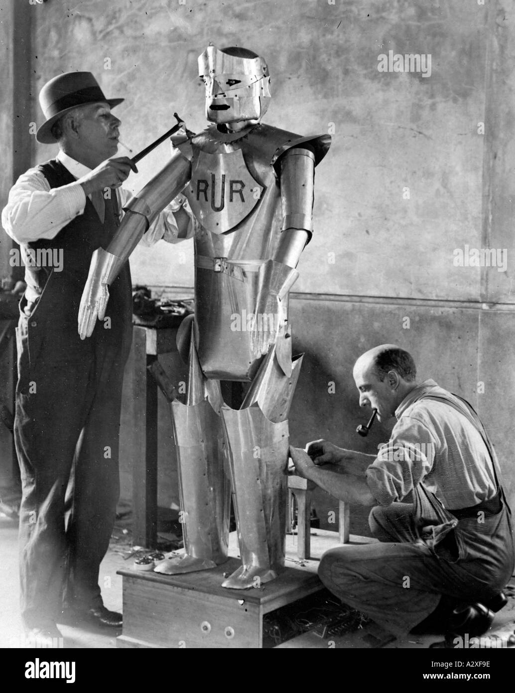 In 1928 an Englishman named Richards left constructed a Man without a ...