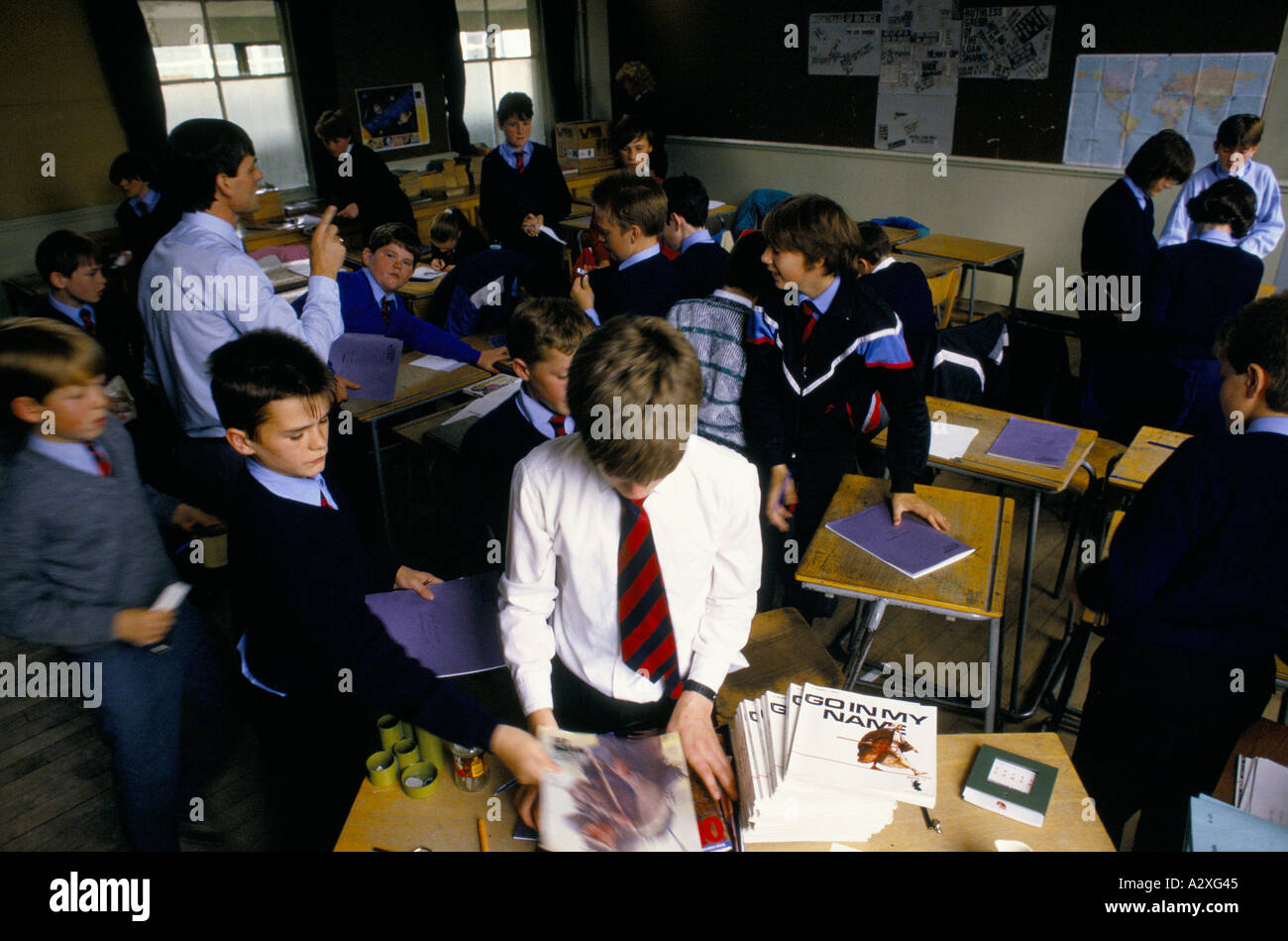 Pupils classroom uk hi-res stock photography and images - Alamy