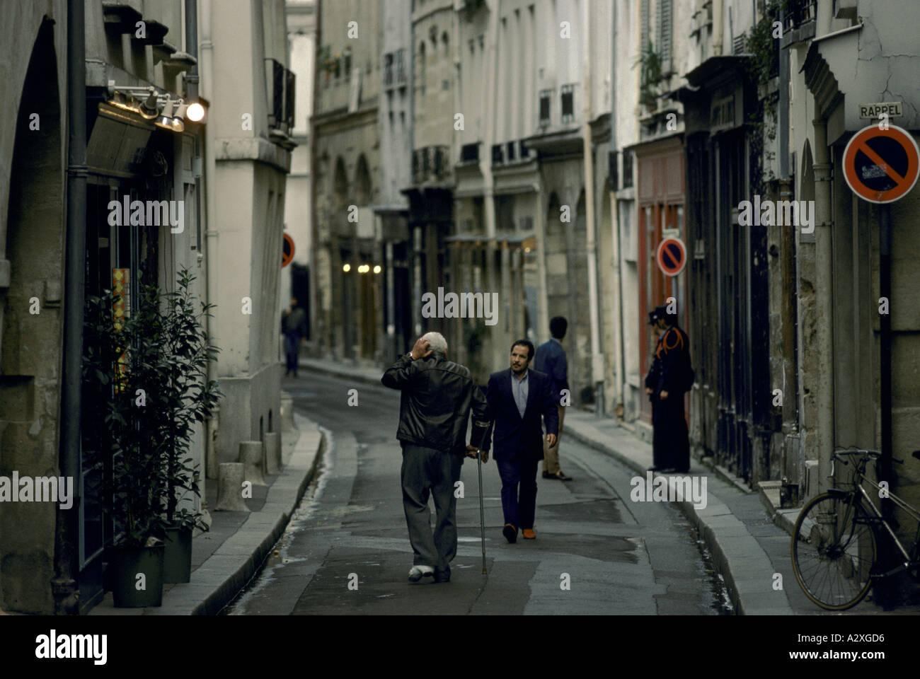 street scene paris france Stock Photo - Alamy