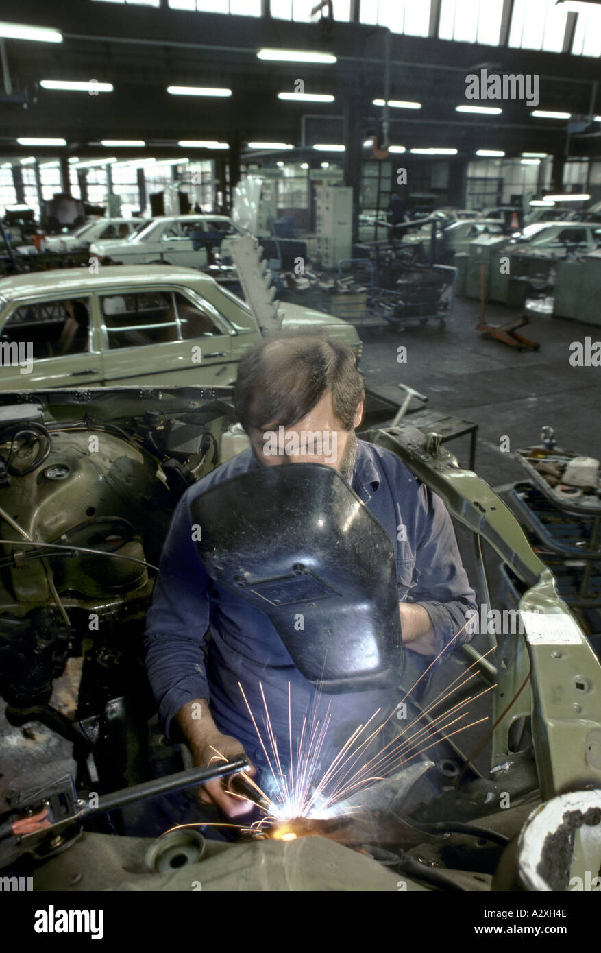 Mercedes workshop hi-res stock photography and images - Alamy