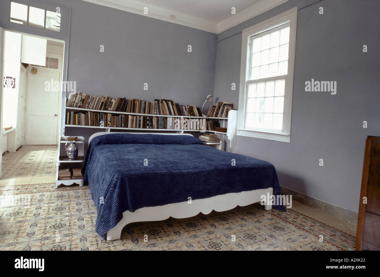 Ernest Hemingway's bedroom in his home in Cuba Stock Photo - Alamy